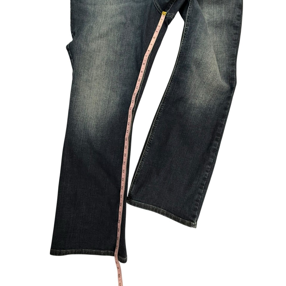 Silver Elyse Slim Boot Cut Jeans Women 20W Blue Factory Distressed ...