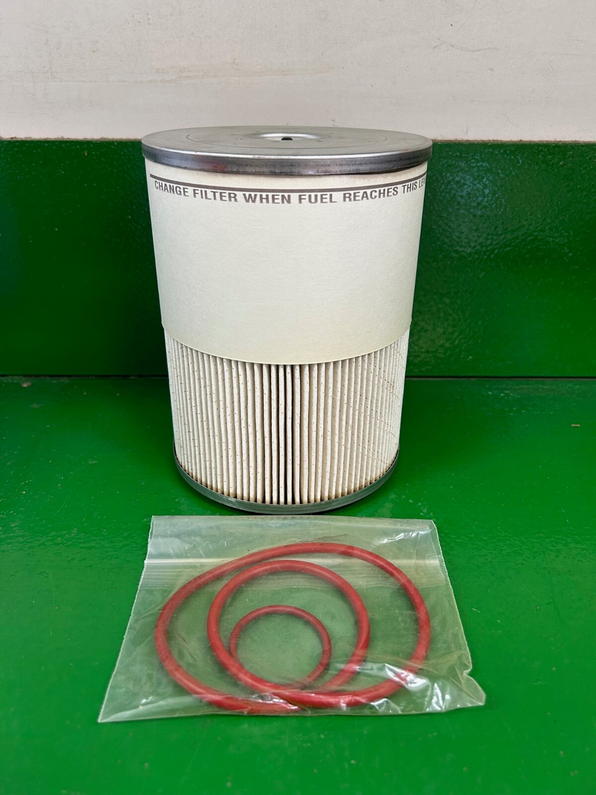 Luber-Finer L9915F Fuel Filter for Freightliner, Detroit Diesel ...