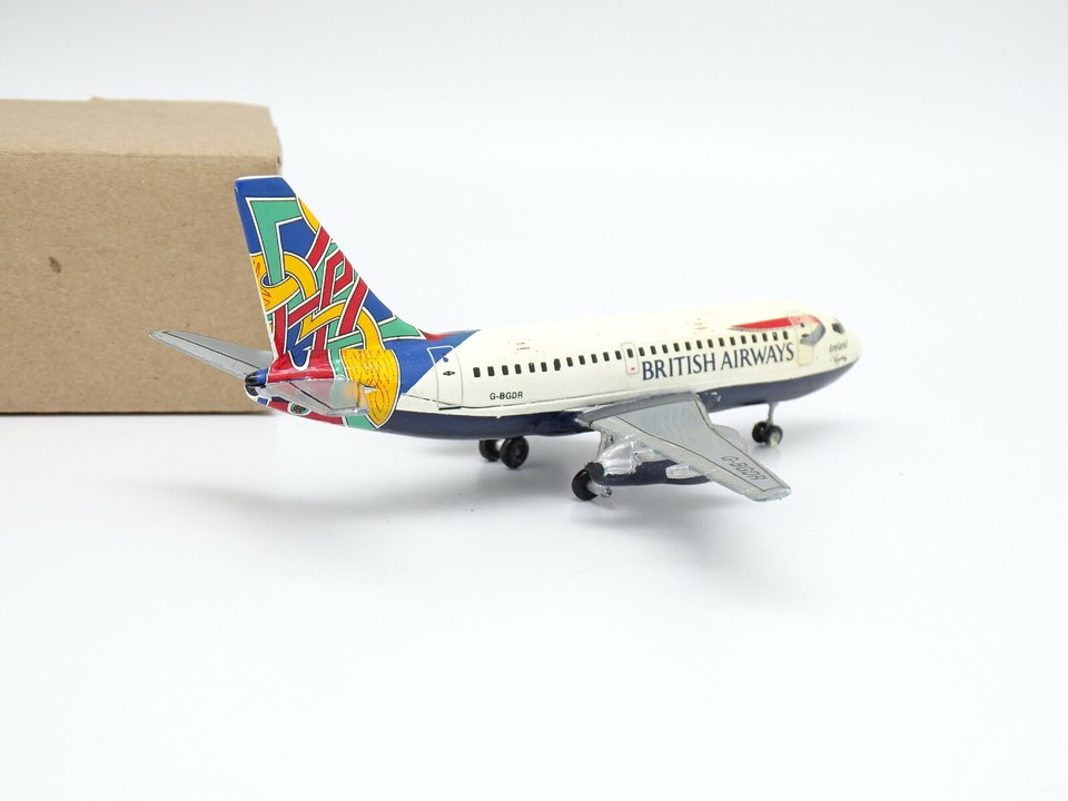 Ertl Metal Aircraft Airlines 1/400 - Boeing 737 British Airways | eBay