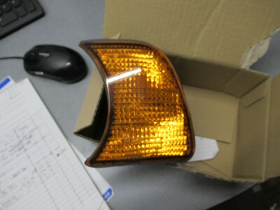 BMW 1989-93 E34 OEM Left Front Turn Signal Lens , 63131384033, read ...