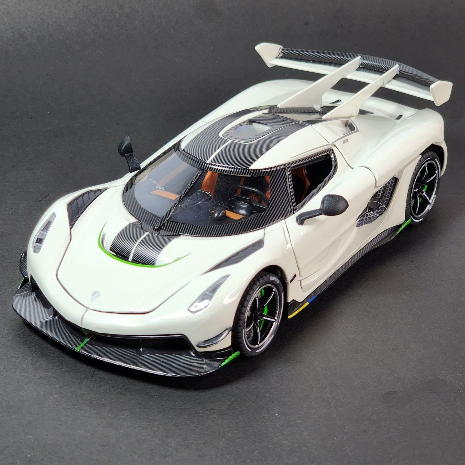 Toy Cars Model Koenigsegg Jesko 1/24 White Alloy Collectibles Die-cast ...