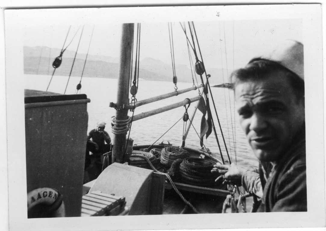 ORIGINAL VINTAGE PHOTO Navy Sailor Man Male Ship USN Lifesaver 40's WW2 ...