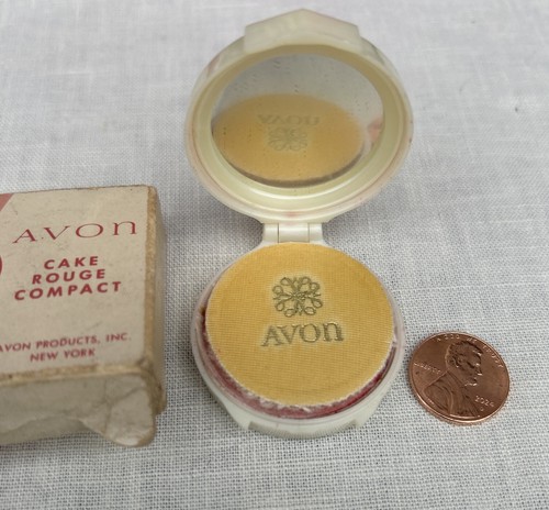 Vintage AVON Cake Rouge Mirrored Compact #2 NOS NIB | eBay