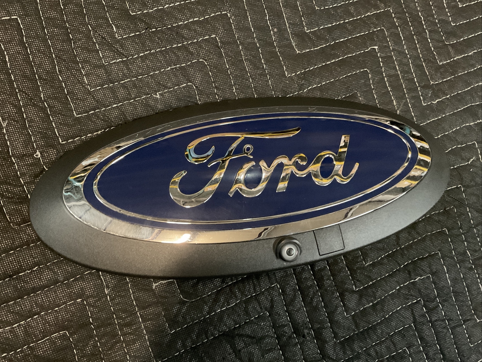 2020 FORD F250 F350 F450 PLATINUM FRONT GRILLE EMBLEM W/CAMERA ...