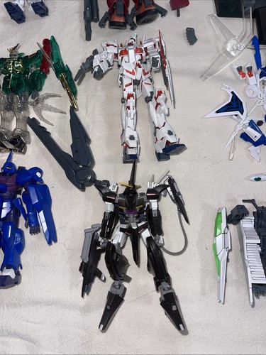Collection of (14) Vintage Gundam Wing Action Figures + Accessories ...