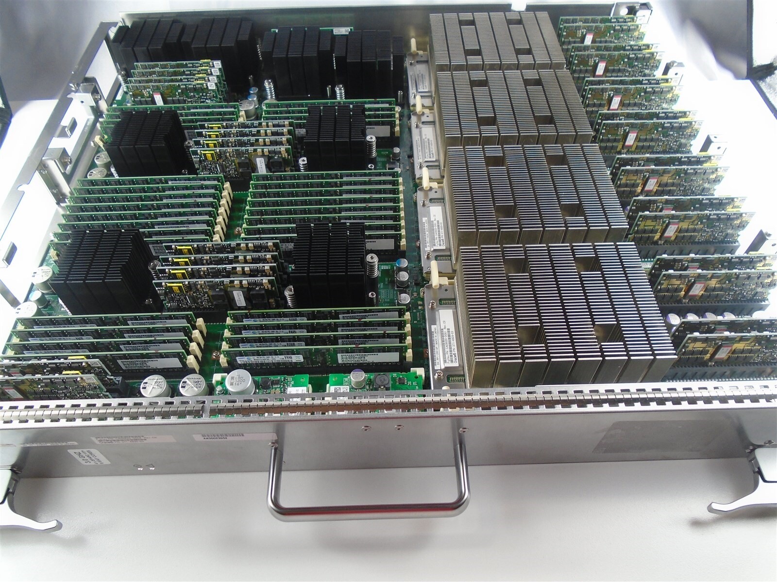 Oracle 371-4930 (CMU) M8000/M9000 w/ 4× SPARC64 VII+ 3.0GHz, 128GB (32× ...