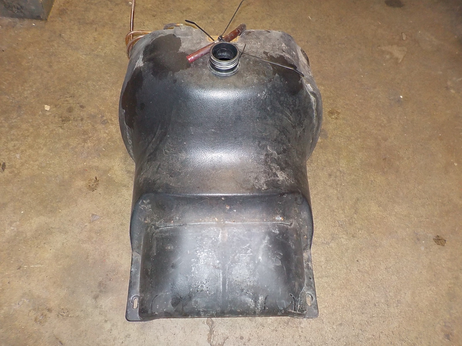 2000 Polaris RMK 700 Gas Tank / Fuel Tank