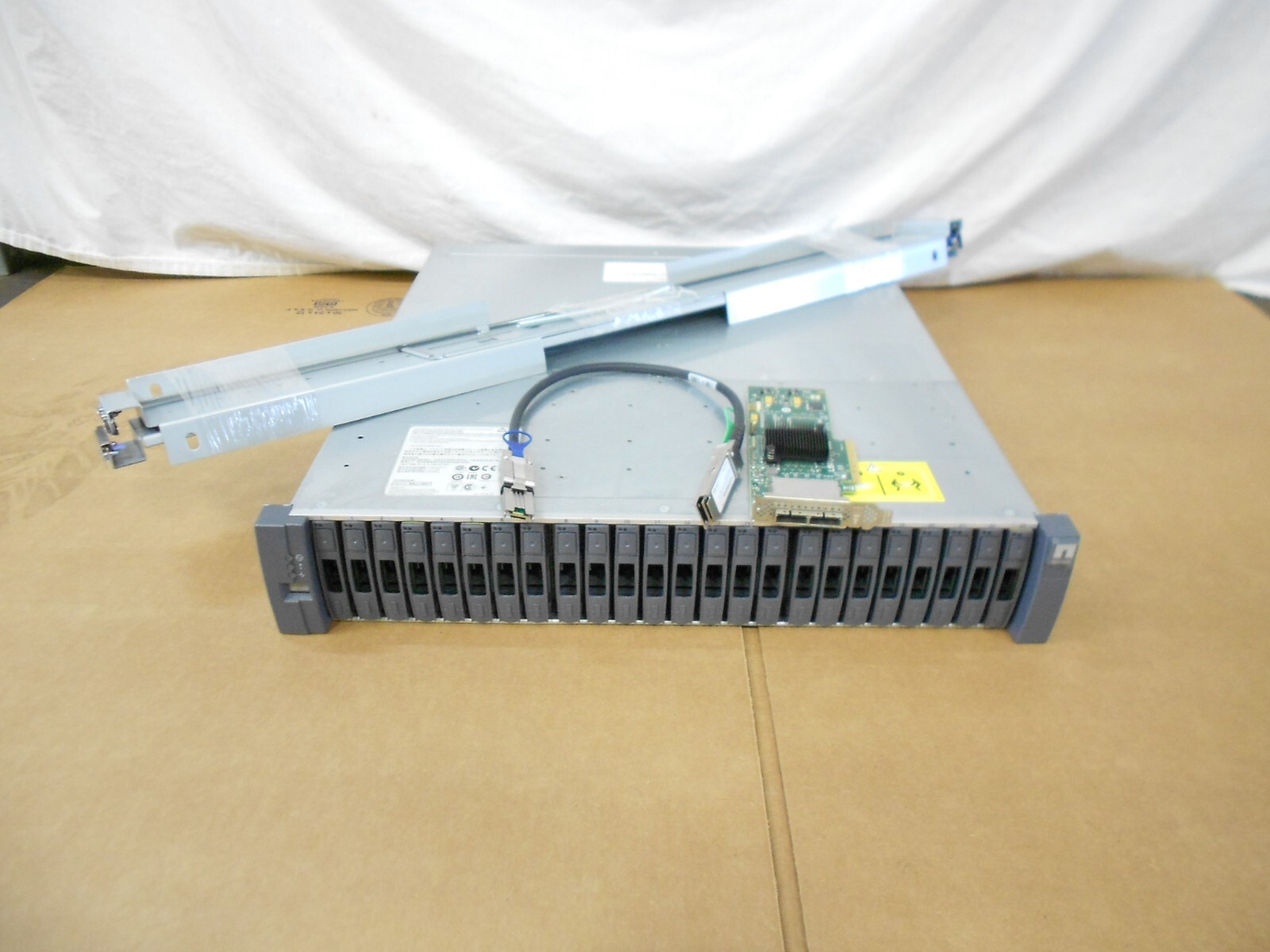 Netapp DS2246 Storage Expansion Array JBOD 24 2.5" Trays Rail kit Cable ...