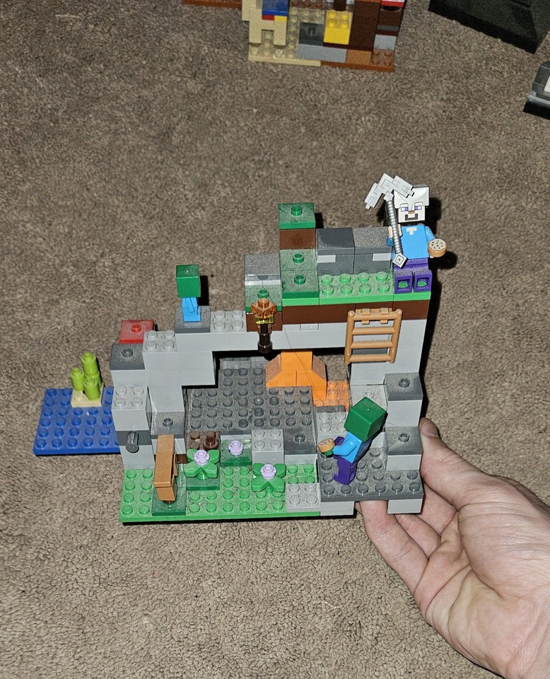 LEGO Minecraft - 21141 The Zombie Cave - 100% Complete 673419281539 | eBay