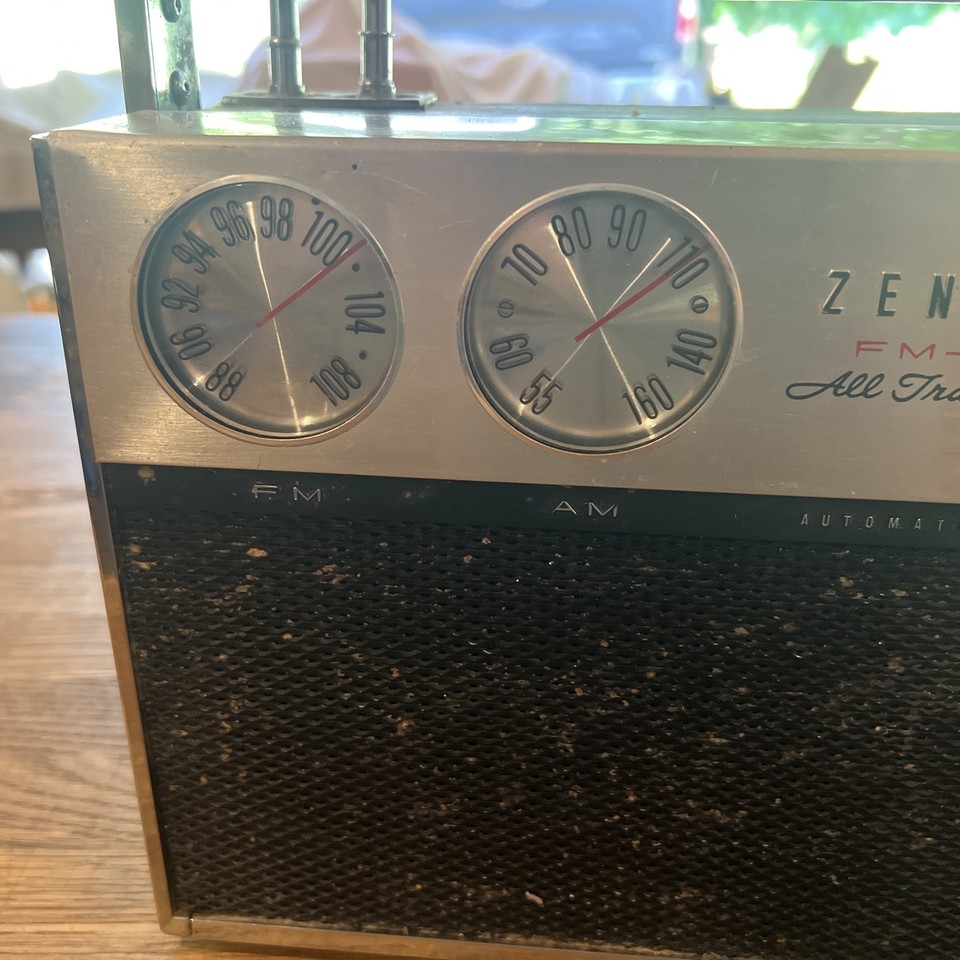 Vintage Zenith Multiband FM-AM Transistor Royal 2000-1 Radio Tested ...