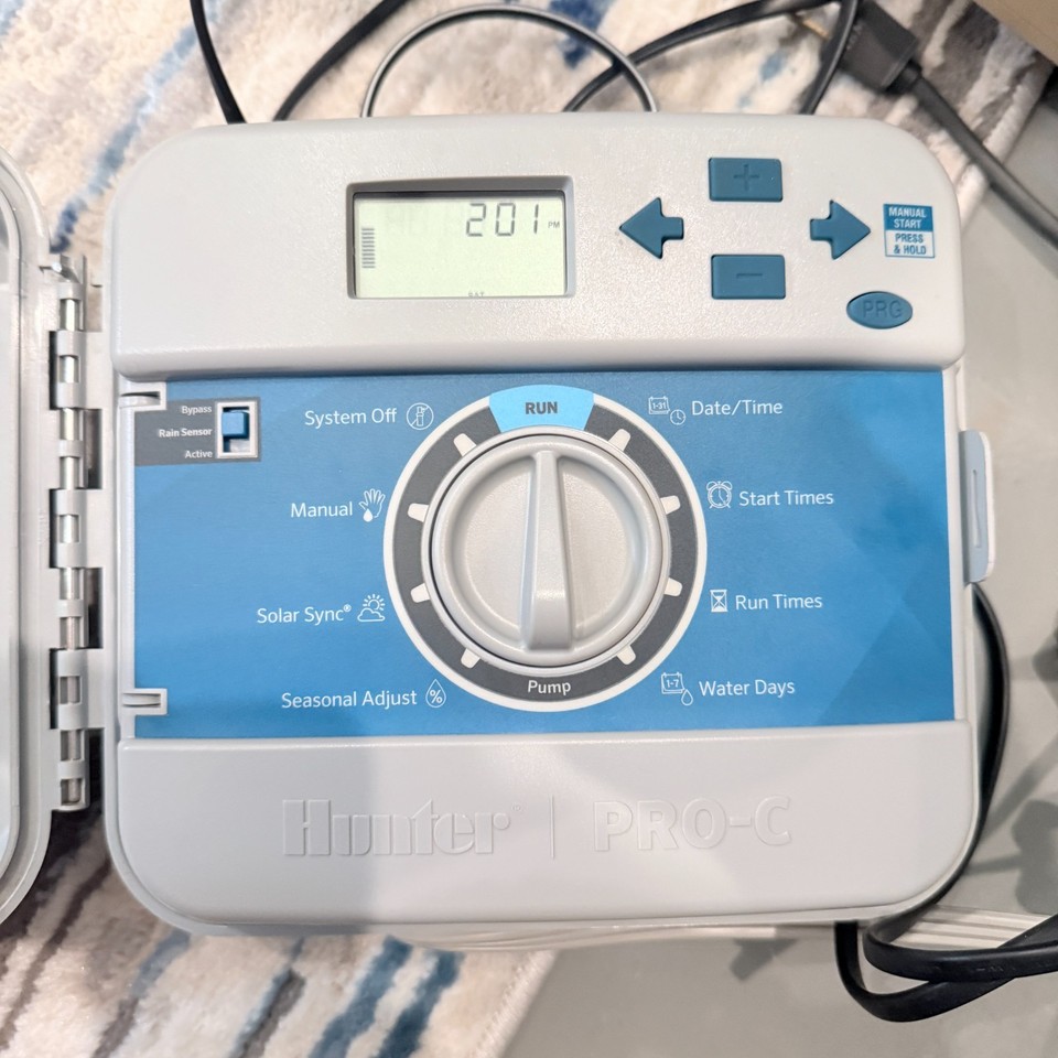Hunter Pro-C Outdoor Sprinkler Irrigation Controller PC-400 7-Station ...