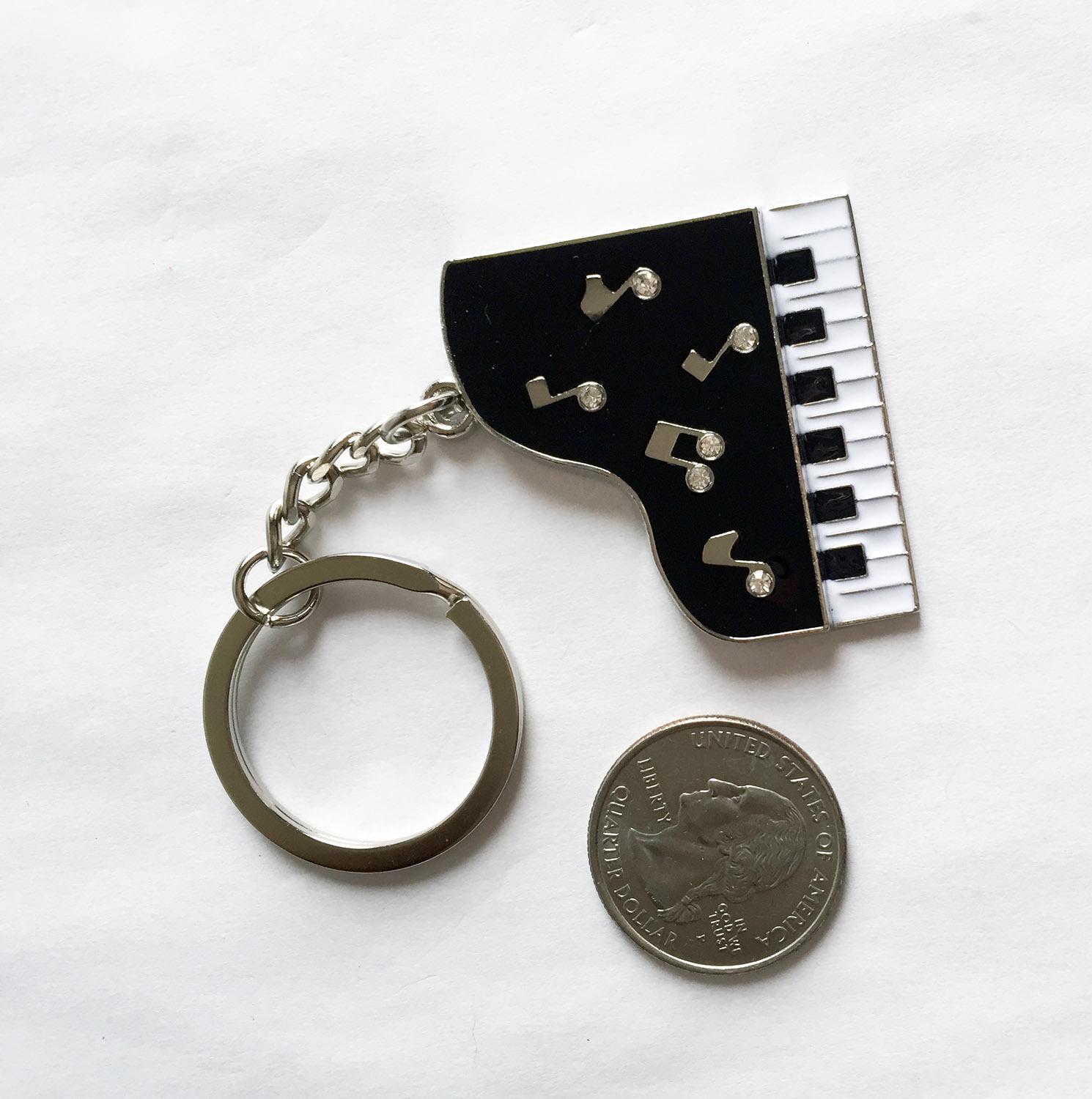 Baby Grand Piano Key Chain Black & White Enamel on Metal 3D detail ...