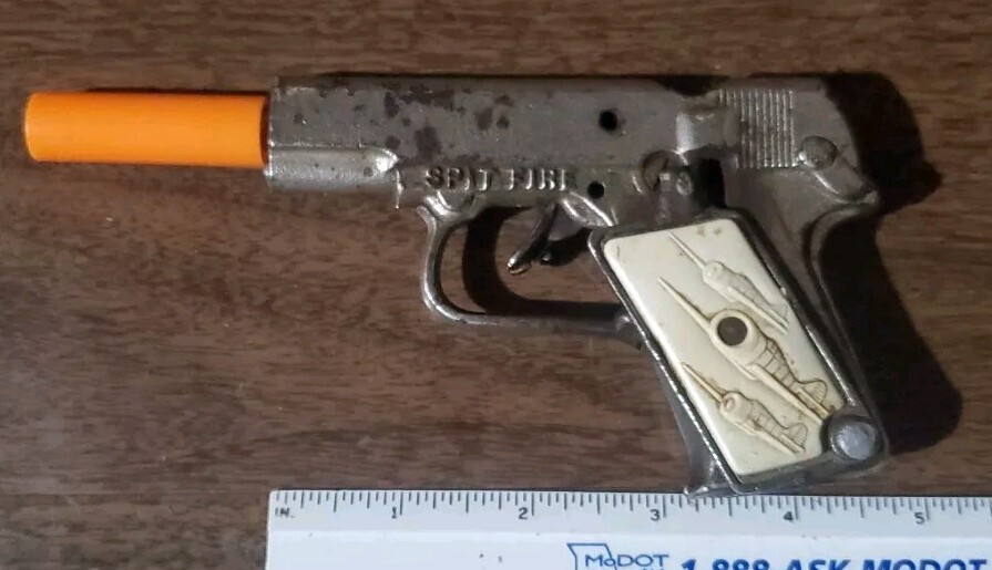 Vintage Stevens SPIT FIRE Cap Gun Cast Iron White Grips Works | eBay