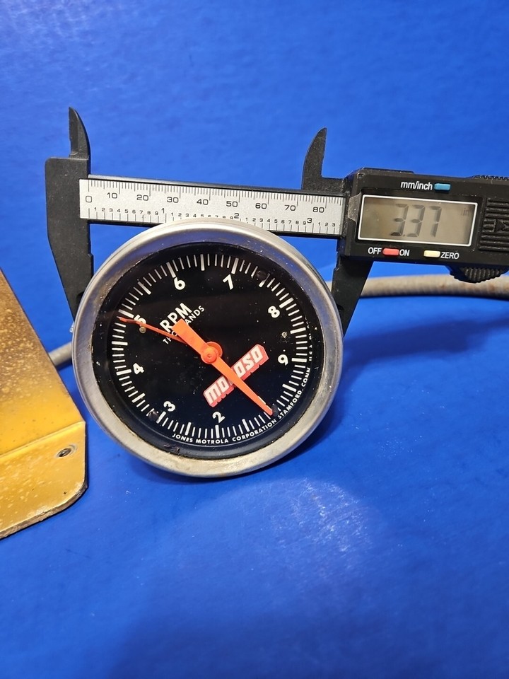 VINTAGE MOROSO TACH BRACKET CABLE TACHOMETER MECHANICAL DRIVE GASSER ...