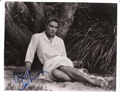 Angie Dickinson Signed Autograph 8x10 Photo - Gun the Man Down & Rio ...