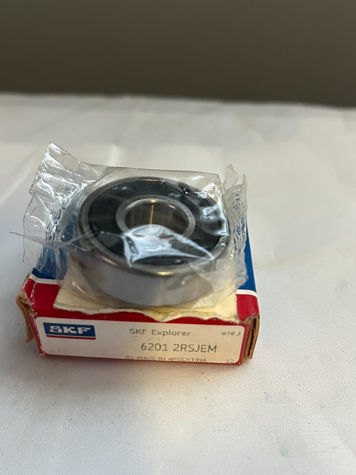 SKF 6201 2RSJEM Radial/Deep Groove Ball Bearing, Double Sealed, 6201 ...