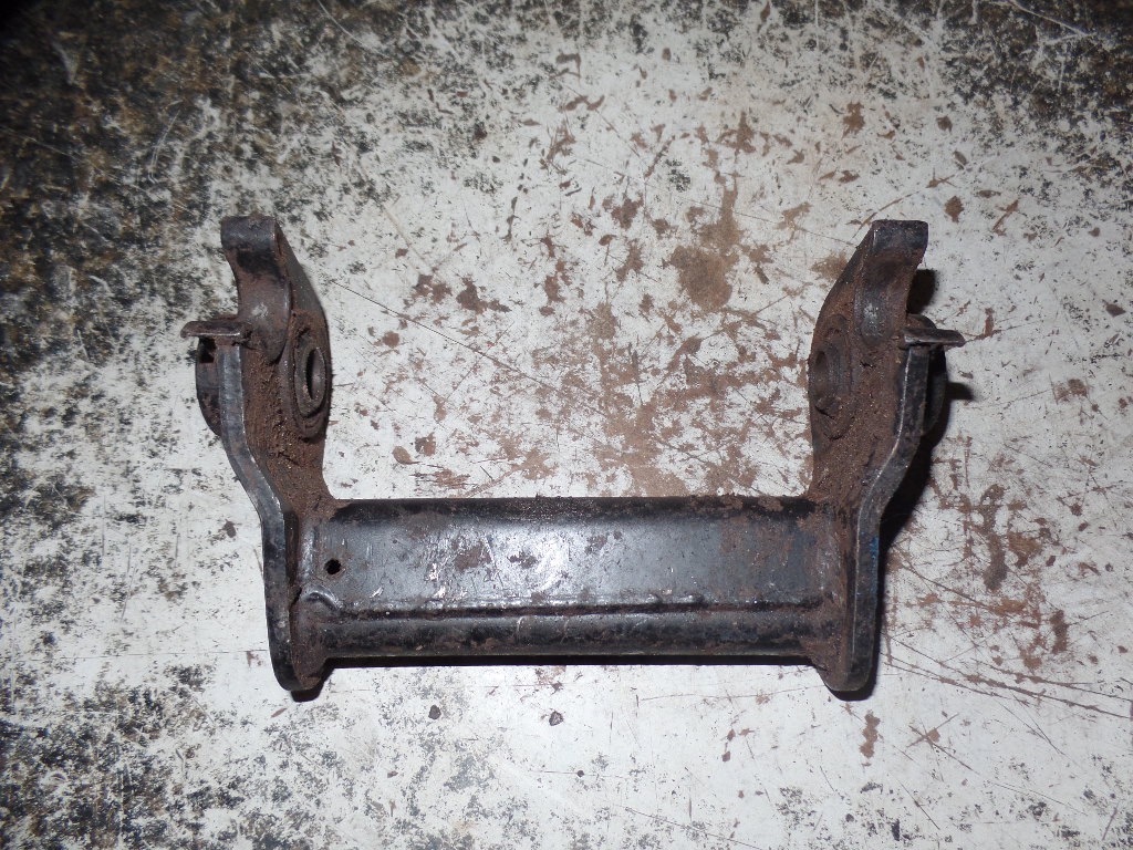 Suzuki LT80 LT 80 STOCK OEM CRANK CASE PIVOT MAIN FRAME MOUNT | eBay