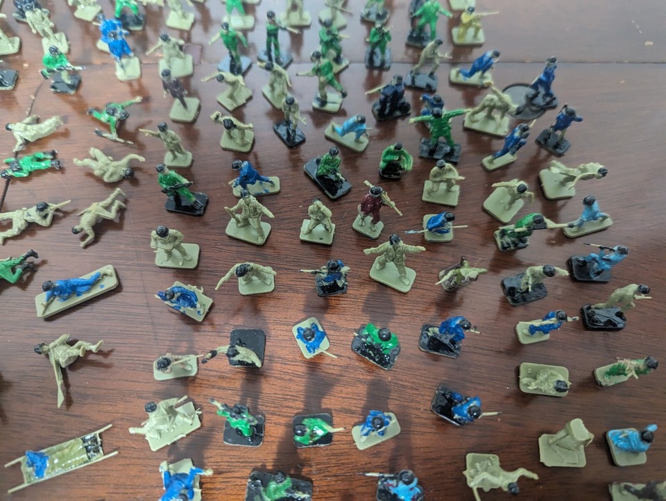 Vintage Lot of 260+ Pieces Tiny Plastic Army Men Tanks Boats Partially ...