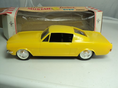 Vintage Cragstan Fastback "GYRO" Yellow Mustang-Fastback "GYRO" Powered ...