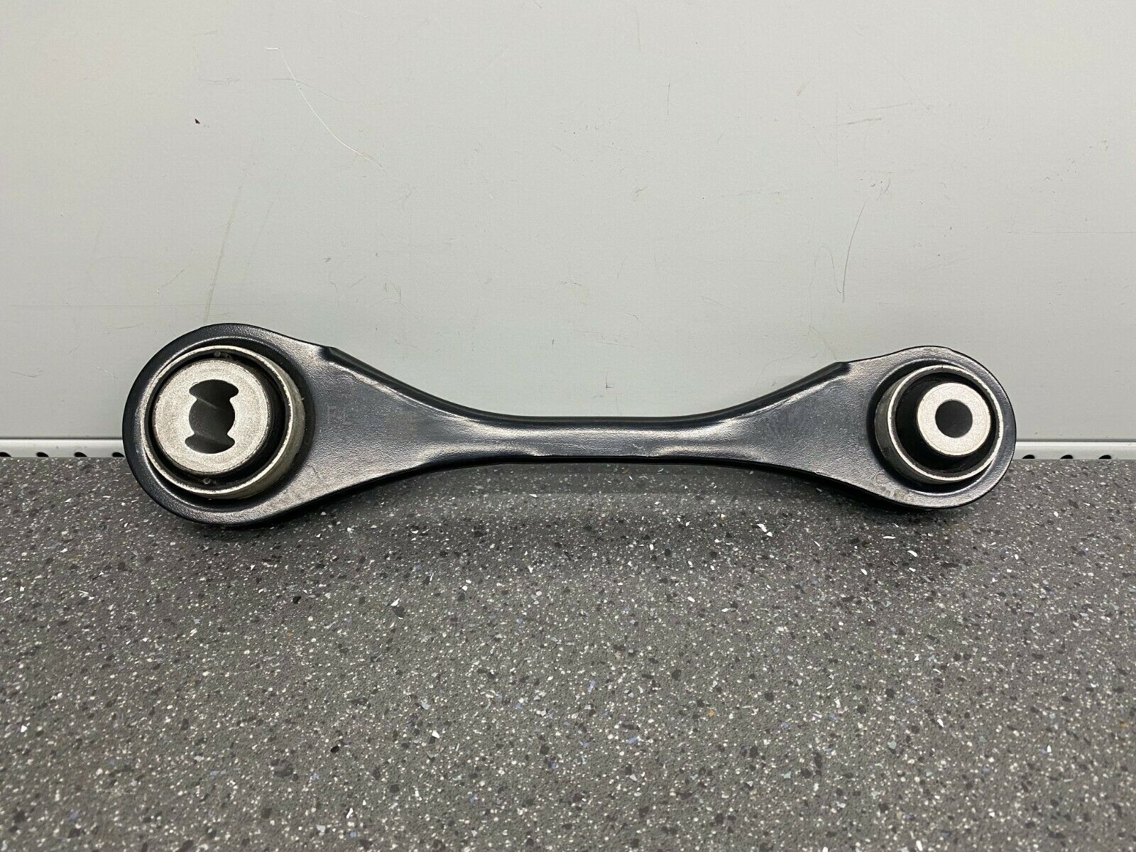 BMW G20 LEFT HAND TRAILING ARM WITH RUBBER BUSHING NEAR NEW Part No ...