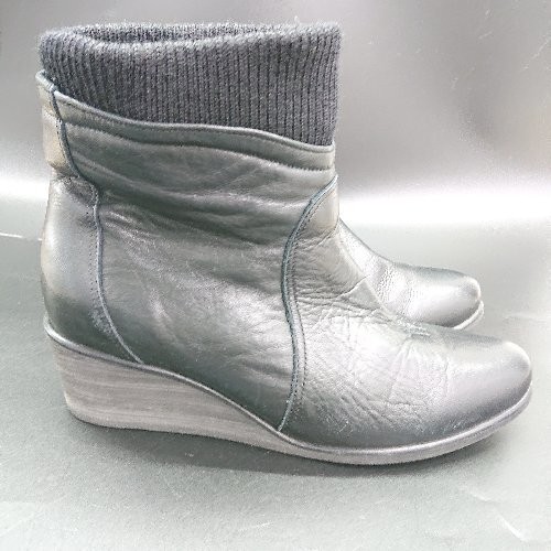 Pour Deux Fake Leather Short Boot Style Shoes Size 23.5 Black Ladi ...