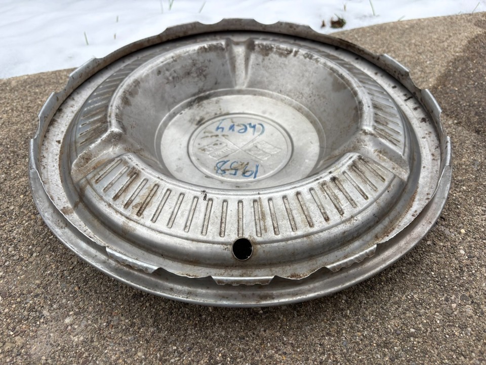 (1) Classic 1958 Chevy Bel Air, Del ray, Impala, Nomad, 14-inch Hubcap ...