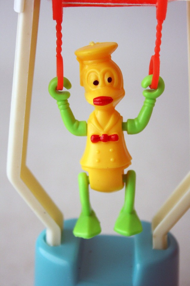 RARE VINTAGE DONALD DUCK TRICKY TRAPEZE ACROBAT FIGURE PUSH BUTTONS TOY ...