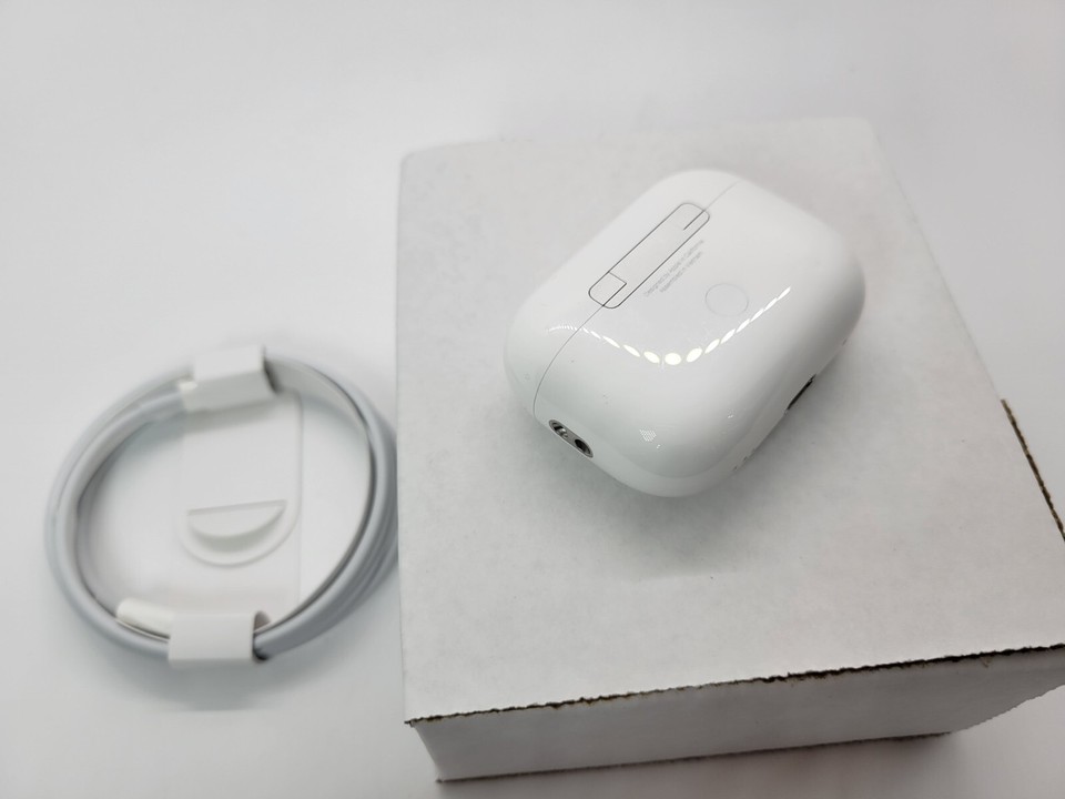 Apple AirPods Pro 2nd Generation 2023 A2968 Magsafe USB-C Charging ...