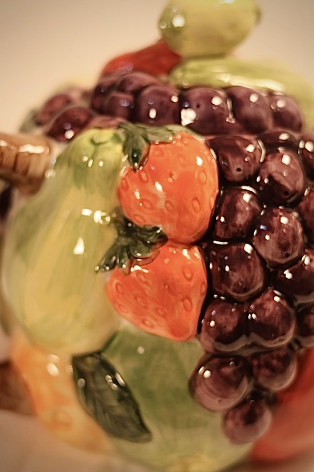 VTG Pottery Barn Tea Pot Set Of 3 Majolica Fruit Grapes Strawberry ...