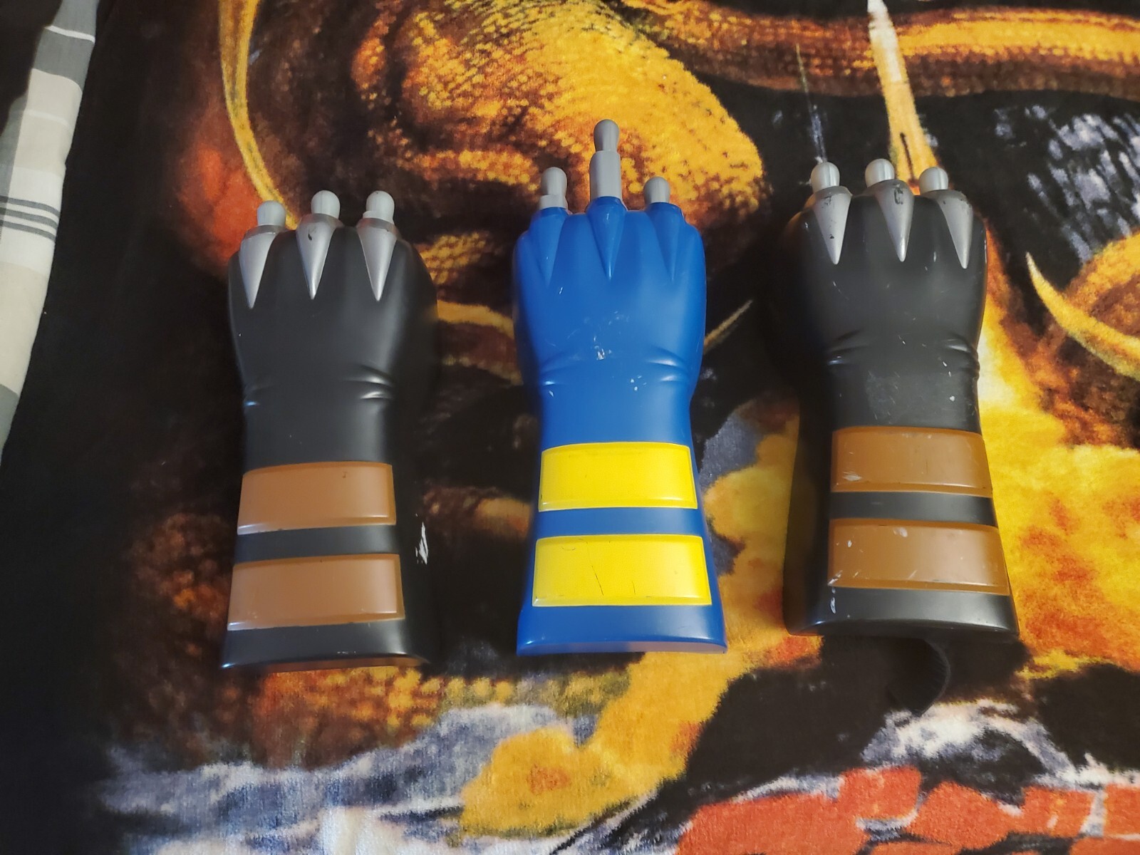 2008 HASBRO MARVEL X-MEN ORIGINS WOLVERINE ELECTRONIC EXTENDING CLAWS ...