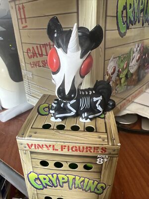 Cryptkins Series 2 Bone Chilling Unicorn Skeleton RARE Vinyl Figure ...