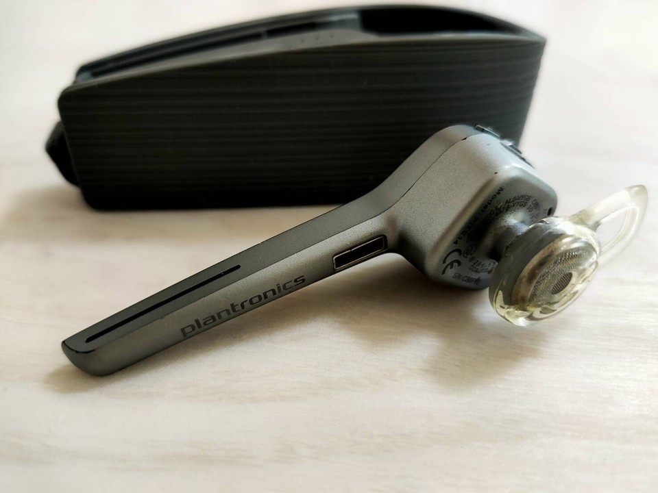 PLANTRONICS Bluetooth Headset Voyager 3200 black gray with Charger | eBay