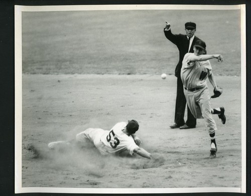 Pete Runnels Bill Skowron Umpire Joe Paparella 1954 Press Photo Yankees ...