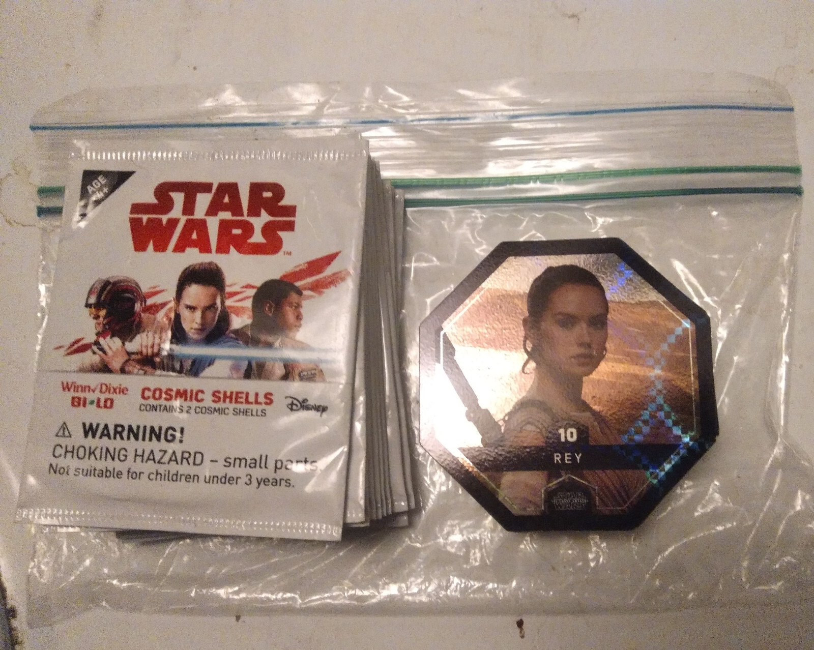 STAR WARS COSMIC SHELLS 12 Sealed Packs/18 loose w 1 foil Rey/1 foil ...