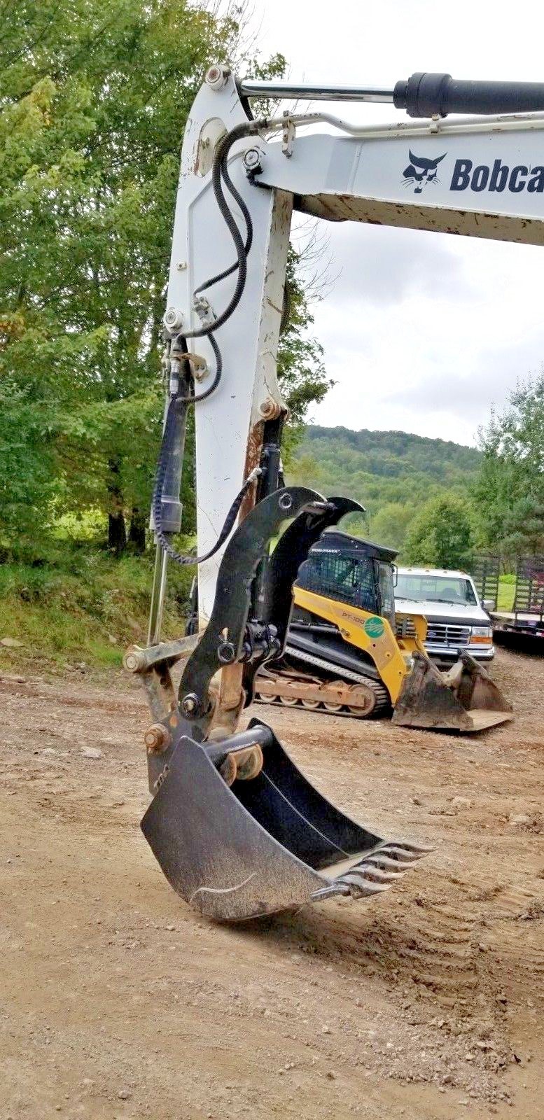 BOBCAT HYDRAULIC EXCAVATOR THUMB GRAPPLE CLAMP CLAW E80 E85
