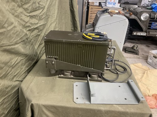 TESTEDWorking Military Radio R442 Receiver + Sponson Plate + Accy’s ...
