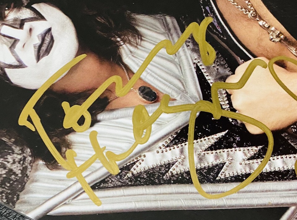 KISS Signed Album Gene Simmons Paul Stanley Autographed Vinyl + Singer ...