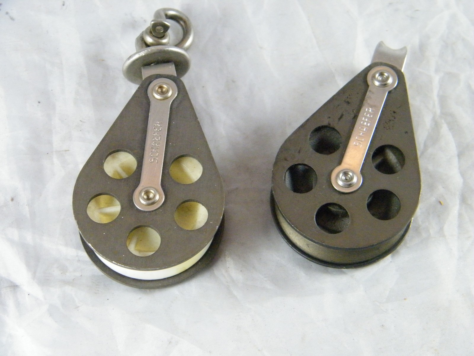 2 SCHAEFER BLOCKS ONE SWIVEL & ONE FIXED 1.91" OD & 1.66 ID, 2"OD & 1.5 ...