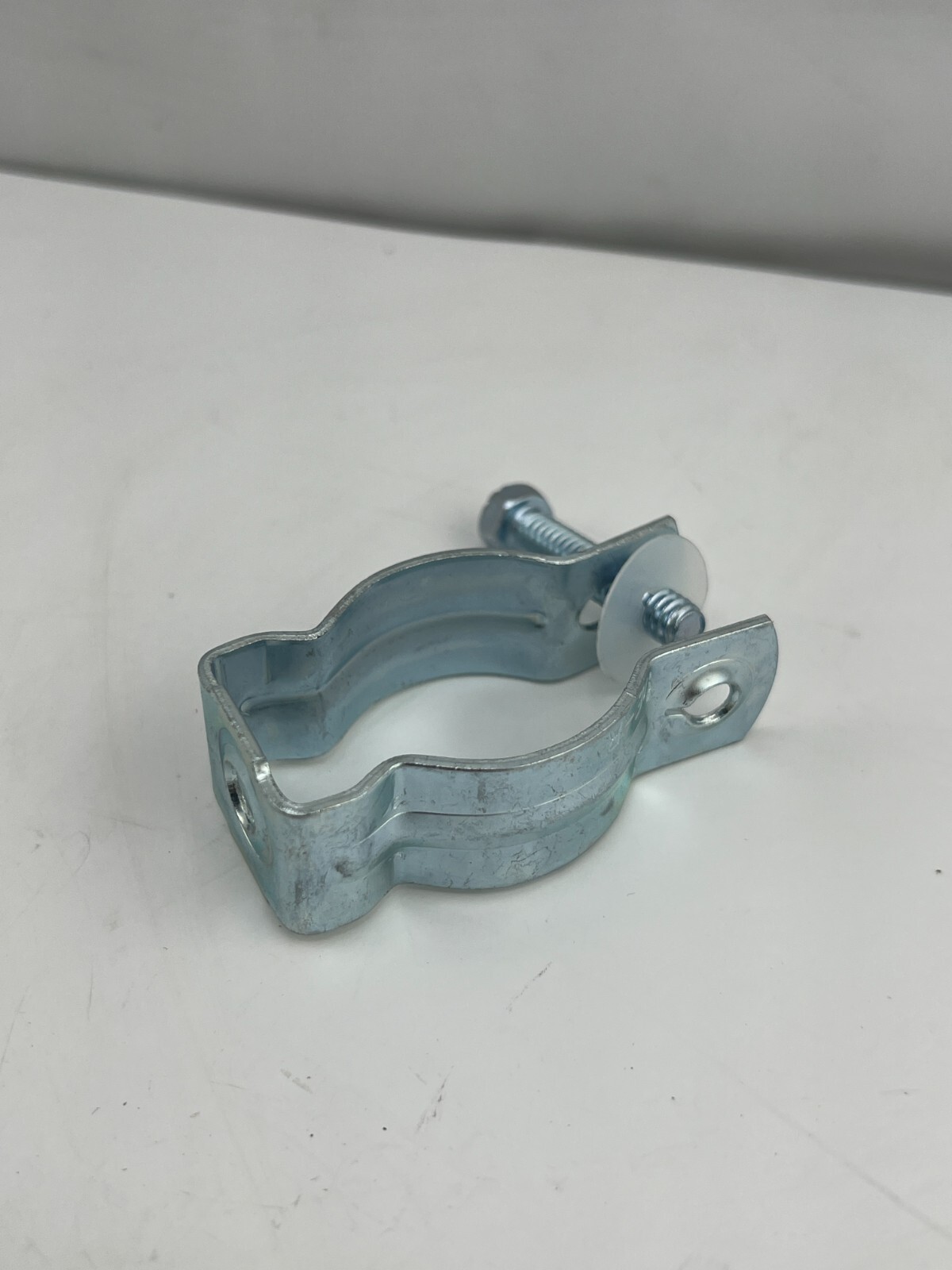 QTY 24 Caddy GENUINE Bolt Close Conduit/Pipe Clamp 1 1/4" EMT x 1/4 ...