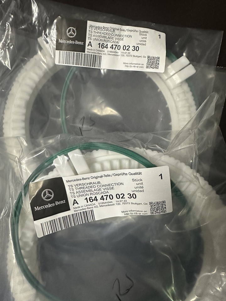 New genuine Pump Mounting sending Unit Lock Ring 2 in set MercedesML ...