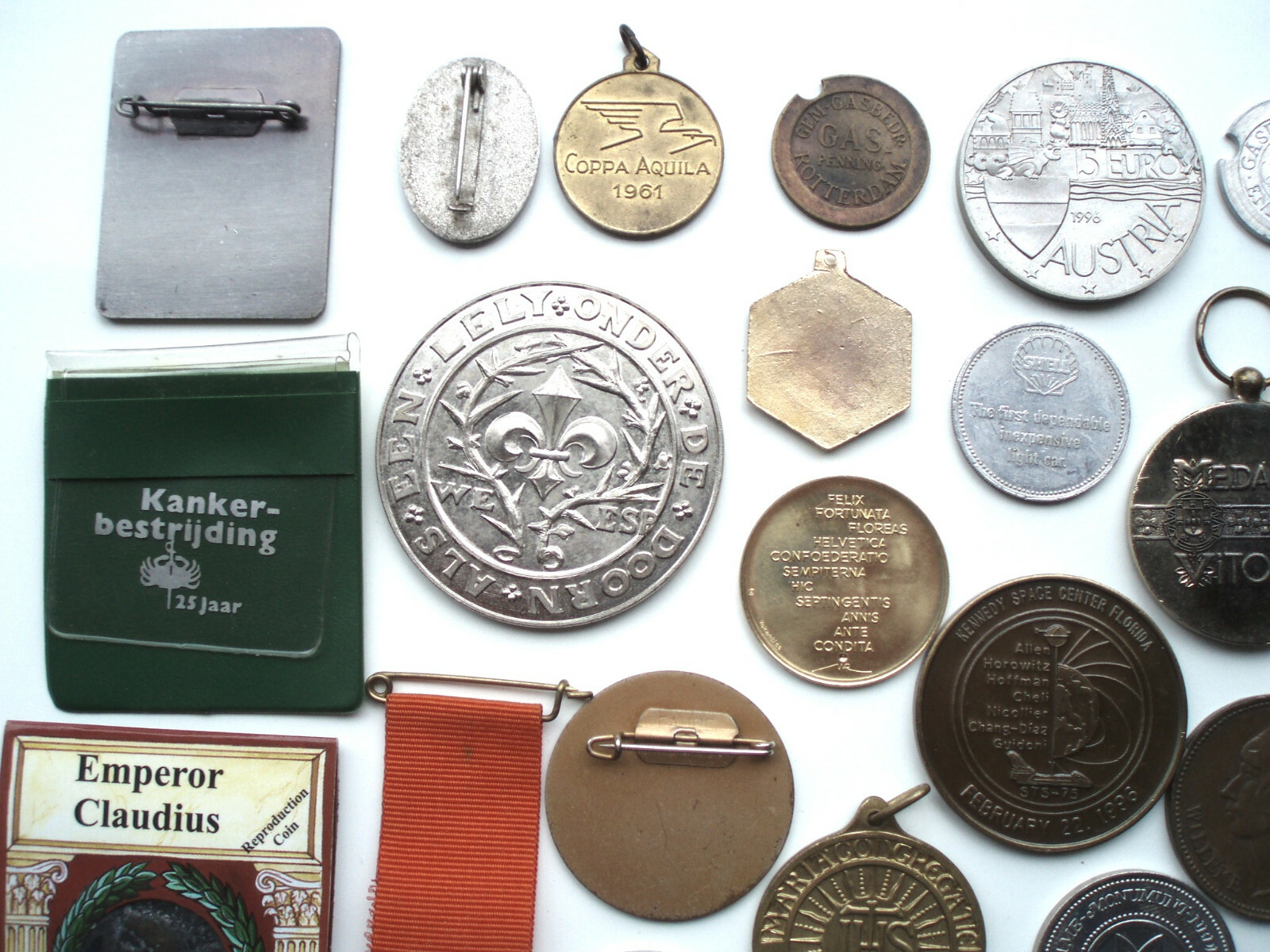 BEAUTIFUL EXONUMIA LOT OF 50 WORLD TOKENS MEDALS etc Varius Dates ...