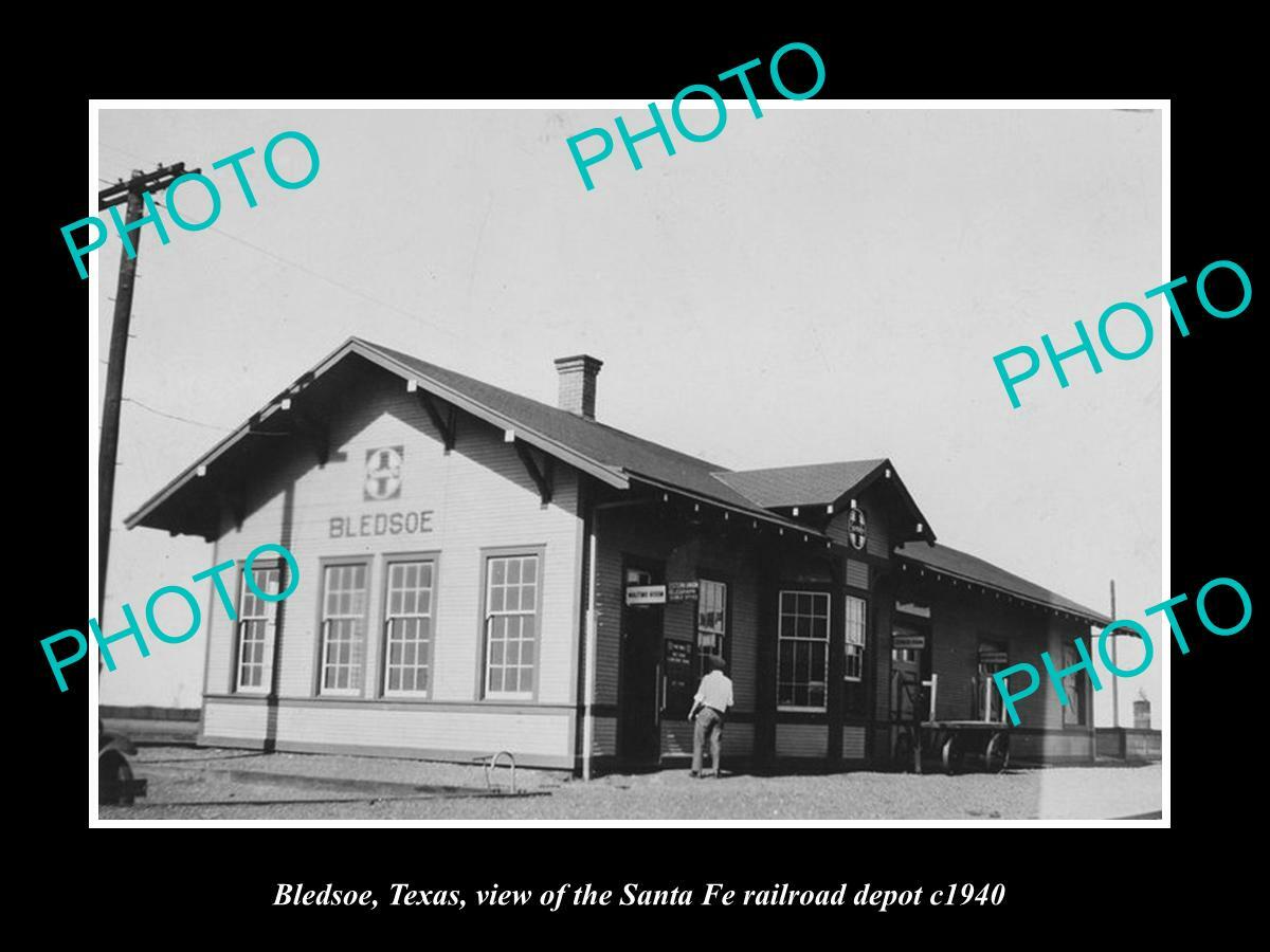 OLD POSTCARD SIZE PHOTO OF BLEDSOE TEXAS VIEW OF THE RAILROAD STATION ...