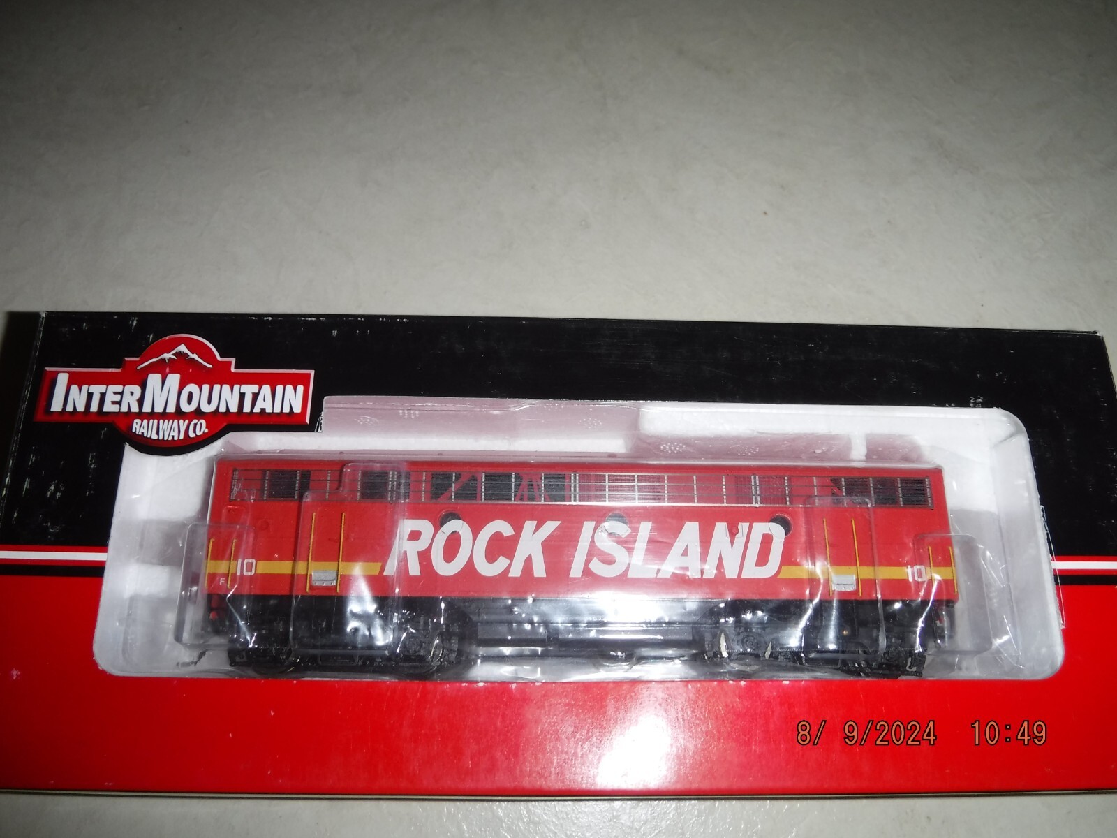 INTERMOUNTAIN EMD F7A & F7B ROCK ISLAND LOCO SET #676 & #10 (A & B ...