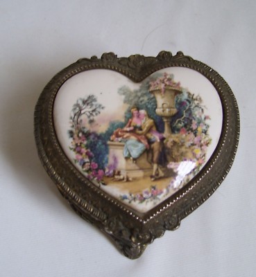 Antique Sankyo Japan Gold Tone Metal Oval Music Box "Hear I Come Cradle ...