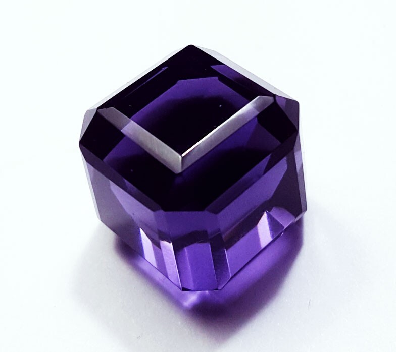 Loose Gemstone Violet Topaz Cube 42.65 Ct Certified With Free Gift | eBay