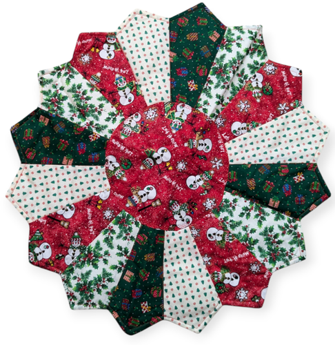 Quilted Christmas Themed Table Topper Dresden Snowflake Pattern 21 ...