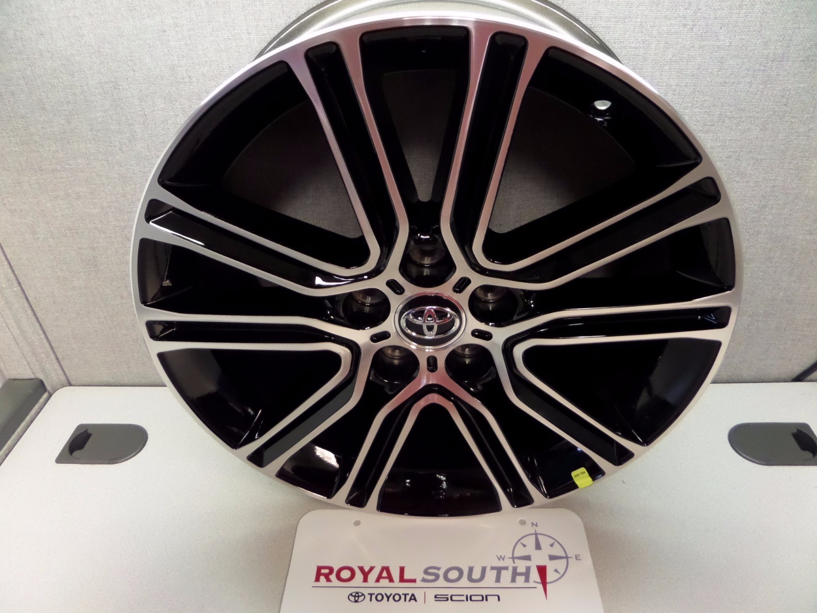 Toyota Avalon Special Edition 18" Black Machined Finish Alloy Wheel ...