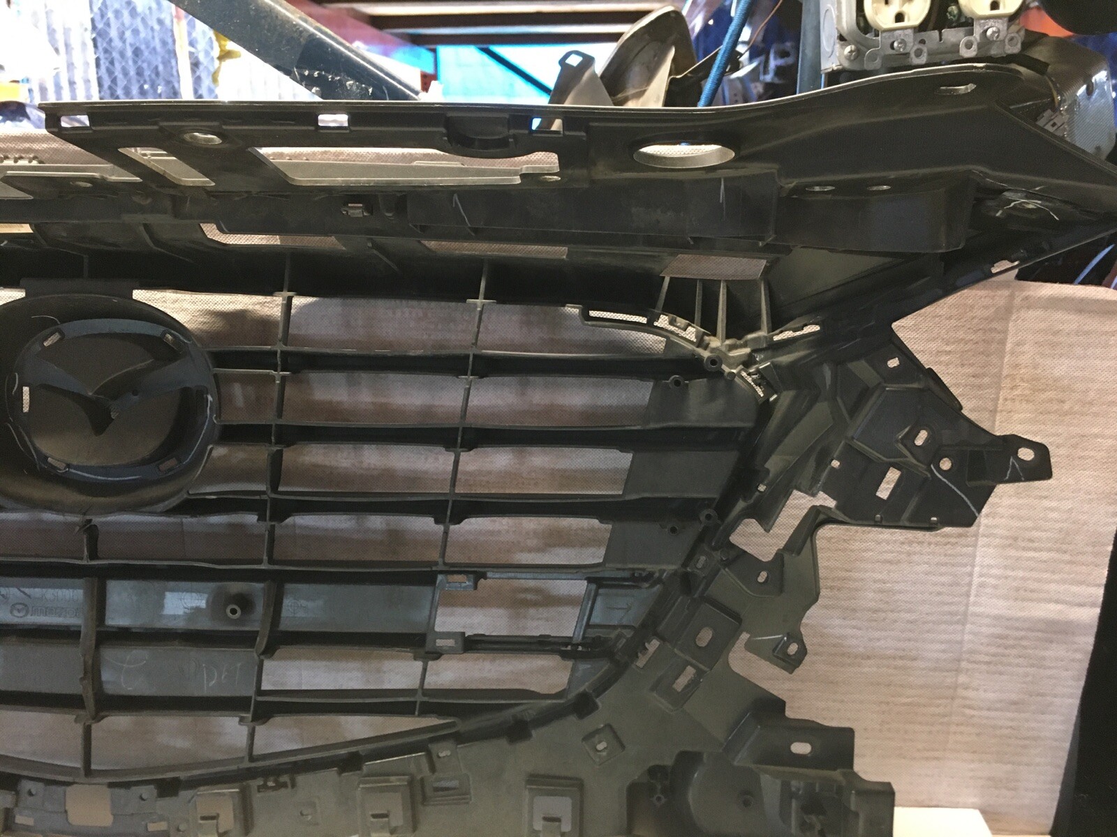 2017 2018 Mazda 3 Grill OEM B63B-50-712B | eBay