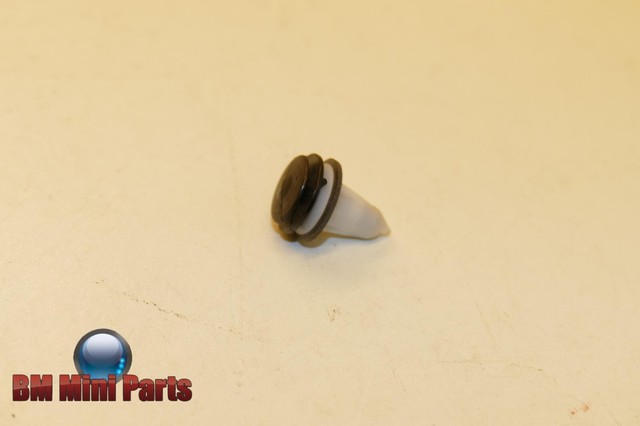 BMW E46 Front Windscreen Trim Cover Clip Cowl Plastic 51718234698 ...