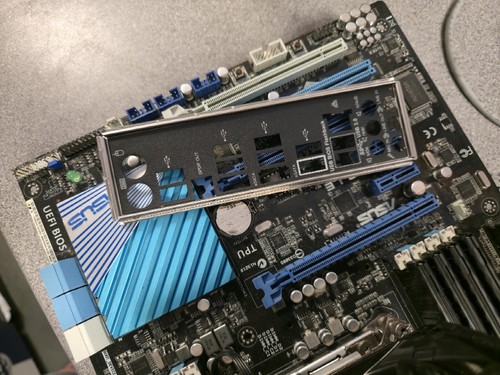 Motherboard, CPU & RAM Bundle ASUS P9X79 lE + i7 3820 + 64gB Corsair ...
